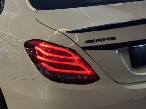 Белый Мерседес Ц 63 АМГ 2017 в Рига, объемом двигателя 4.00 л и пробегом 97 тыс. км за 35990 €, фото 33 на AUTOMOTO.COM.LV