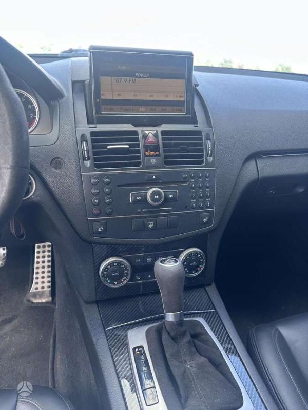 White Mercedes-Benz C 63 AMG 2009 in Panevezys, with an engine capacity of 6.20 L and mileage of 166 thousand km for 20000 €, photo 9 on AUTOMOTO.COM.LV