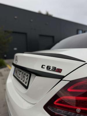 White Mercedes-Benz C 63 AMG 2016 in Vilnius, with an engine capacity of 3.98 L and mileage of 160 thousand km for 31000 €, photo 6 on AUTOMOTO.COM.LV