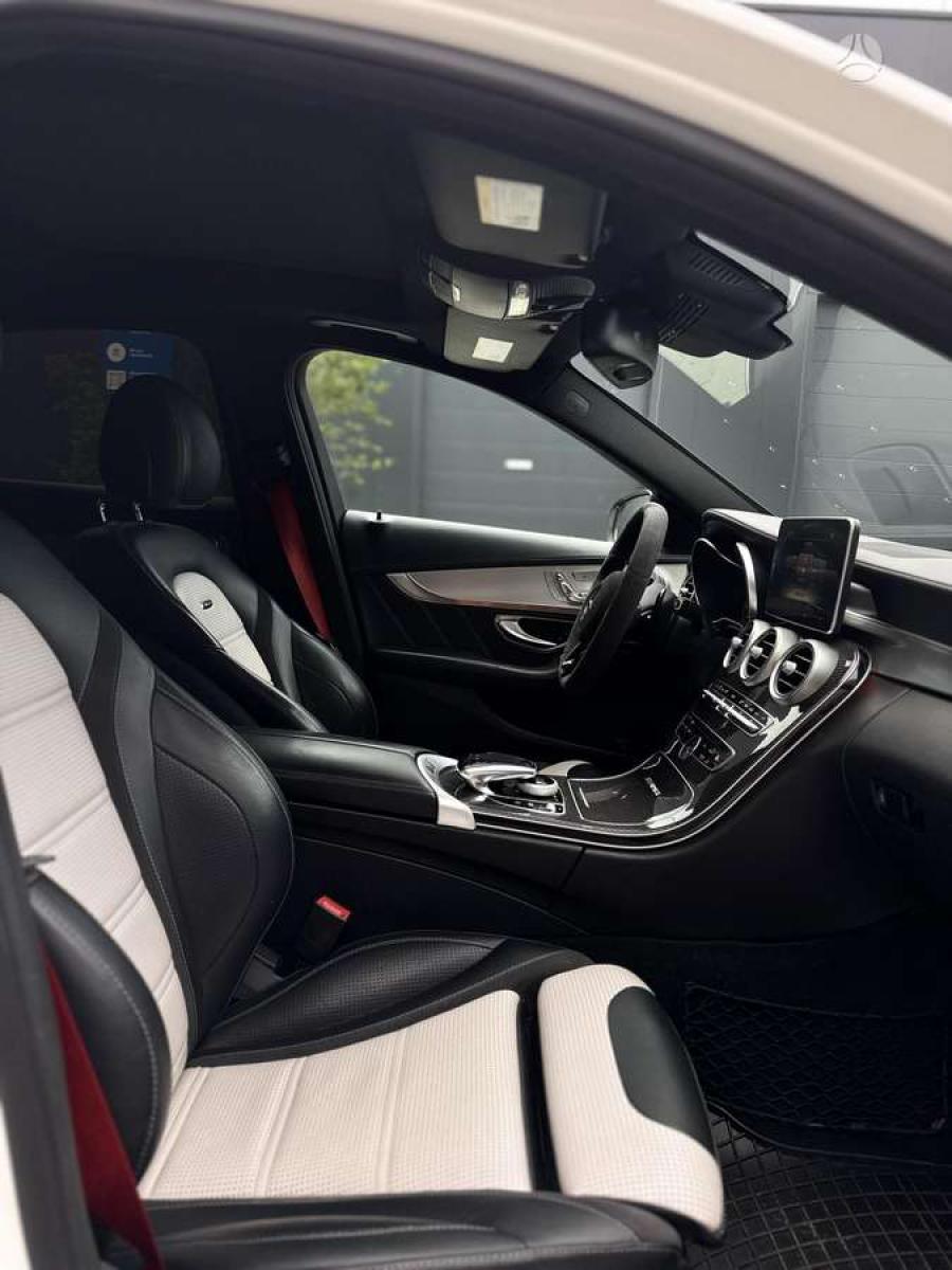 White Mercedes-Benz C 63 AMG 2016 in Vilnius, with an engine capacity of 3.98 L and mileage of 160 thousand km for 31000 €, photo 7 on AUTOMOTO.COM.LV