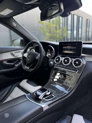 White Mercedes-Benz C 63 AMG 2016 in Vilnius, with an engine capacity of 3.98 L and mileage of 160 thousand km for 31000 €, photo 14 on AUTOMOTO.COM.LV