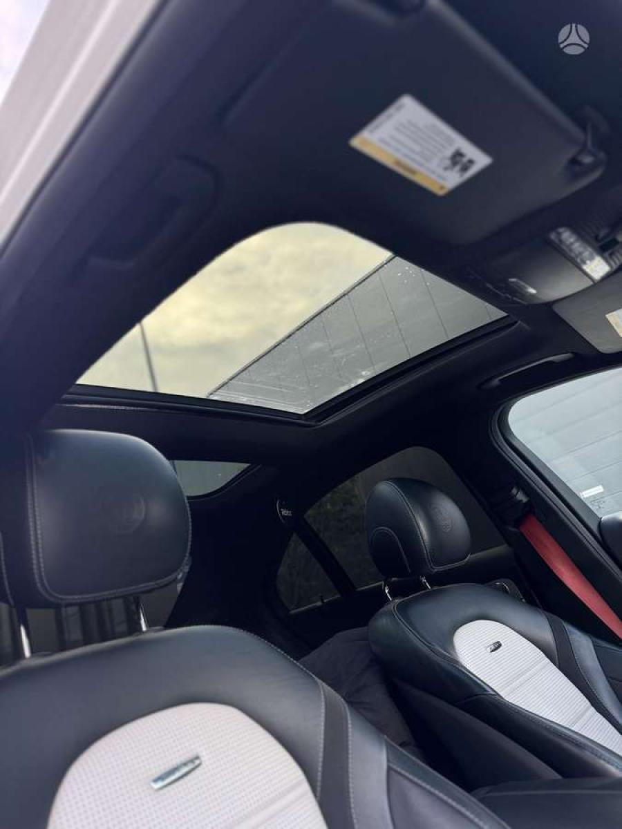 White Mercedes-Benz C 63 AMG 2016 in Vilnius, with an engine capacity of 3.98 L and mileage of 160 thousand km for 31000 €, photo 21 on AUTOMOTO.COM.LV