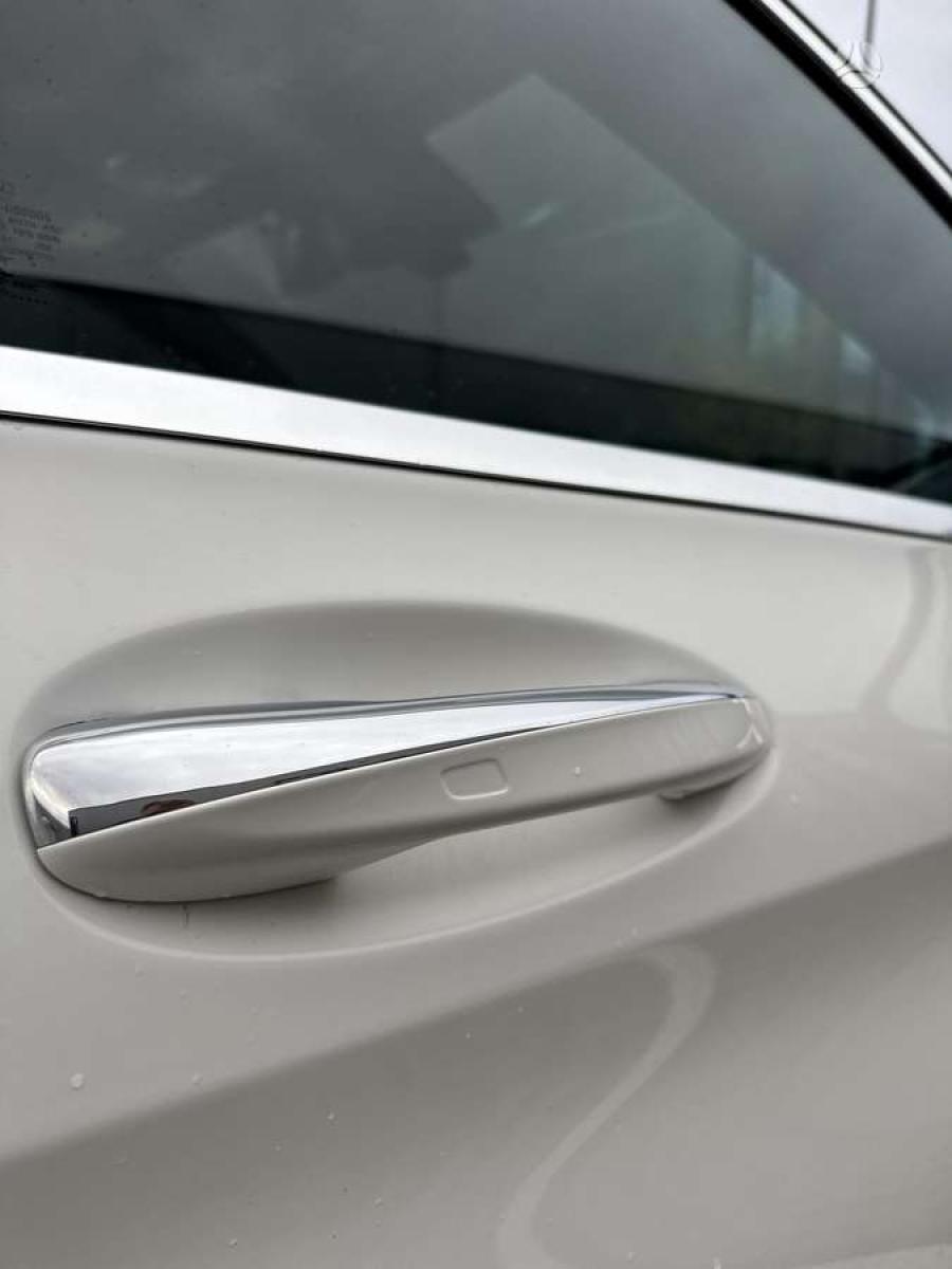 White Mercedes-Benz C 63 AMG 2016 in Vilnius, with an engine capacity of 3.98 L and mileage of 160 thousand km for 31000 €, photo 23 on AUTOMOTO.COM.LV