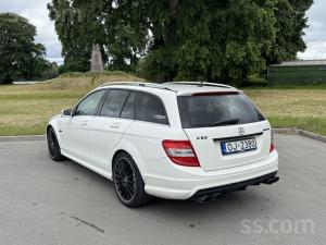 Белый Мерседес Ц 63 АМГ 2009 в Рига, объемом двигателя 6.20 л и пробегом 0 тыс. км за 18450 €, фото 5 на AUTOMOTO.COM.LV