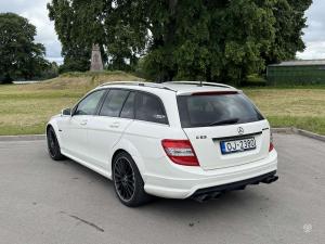 Balts Mercedes-Benz C 63 AMG 2009 Rīga, ar dzinēja tilpumu 6.21 L un nobraukumu 260 tūkst. km par 15450 €, foto 3 vietnē AUTOMOTO.COM.LV