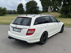 Balts Mercedes-Benz C 63 AMG 2009 Rīga, ar dzinēja tilpumu 6.21 L un nobraukumu 260 tūkst. km par 15450 €, foto 5 vietnē AUTOMOTO.COM.LV