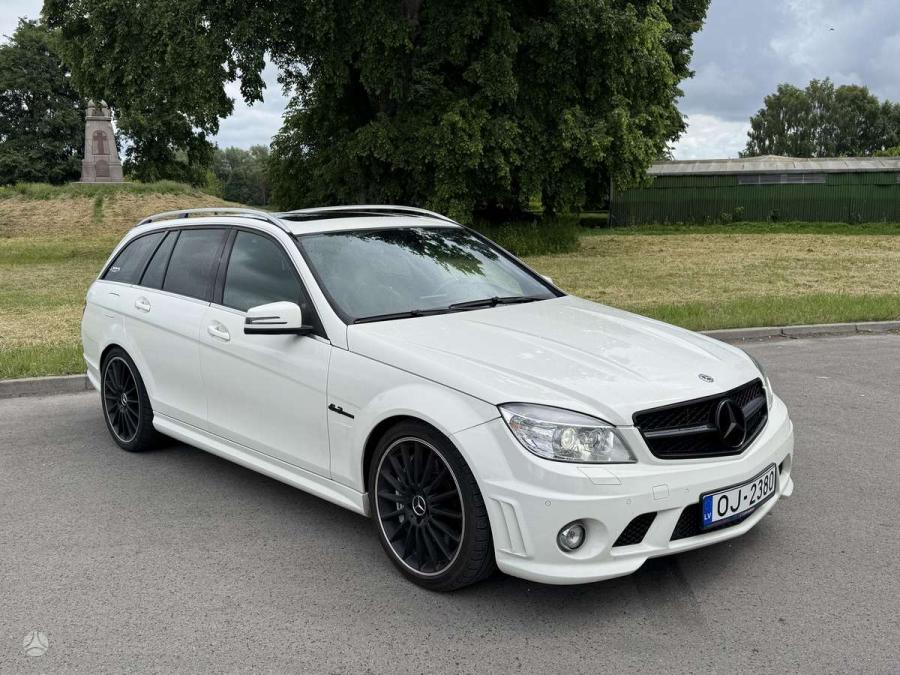 Balts Mercedes-Benz C 63 AMG 2009 Rīga, ar dzinēja tilpumu 6.21 L un nobraukumu 260 tūkst. km par 15450 €, foto 6 vietnē AUTOMOTO.COM.LV