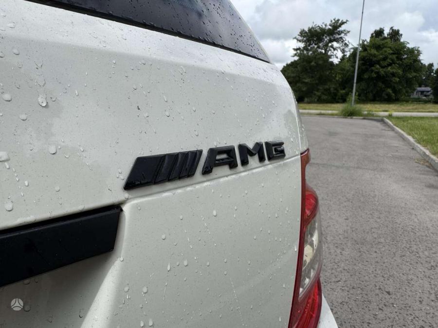 Balts Mercedes-Benz C 63 AMG 2009 Rīga, ar dzinēja tilpumu 6.21 L un nobraukumu 260 tūkst. km par 15450 €, foto 12 vietnē AUTOMOTO.COM.LV