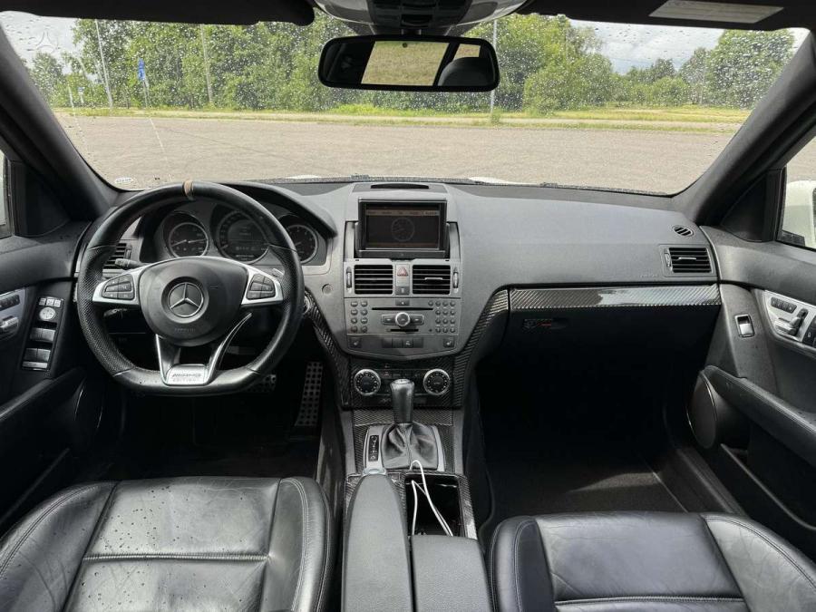 Balts Mercedes-Benz C 63 AMG 2009 Rīga, ar dzinēja tilpumu 6.21 L un nobraukumu 260 tūkst. km par 15450 €, foto 22 vietnē AUTOMOTO.COM.LV