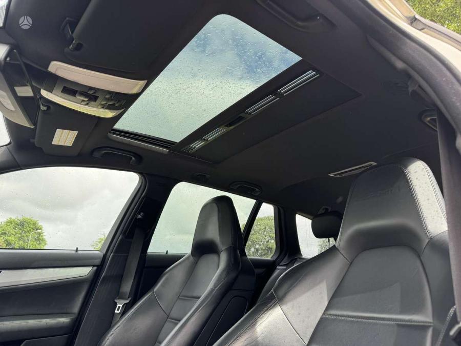 Balts Mercedes-Benz C 63 AMG 2009 Rīga, ar dzinēja tilpumu 6.21 L un nobraukumu 260 tūkst. km par 15450 €, foto 23 vietnē AUTOMOTO.COM.LV