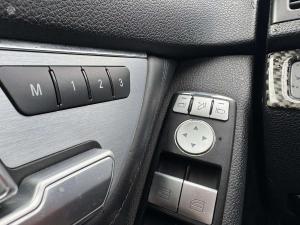 Balts Mercedes-Benz C 63 AMG 2009 Rīga, ar dzinēja tilpumu 6.21 L un nobraukumu 260 tūkst. km par 15450 €, foto 24 vietnē AUTOMOTO.COM.LV