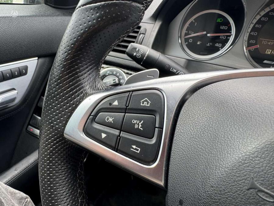 Balts Mercedes-Benz C 63 AMG 2009 Rīga, ar dzinēja tilpumu 6.21 L un nobraukumu 260 tūkst. km par 15450 €, foto 25 vietnē AUTOMOTO.COM.LV