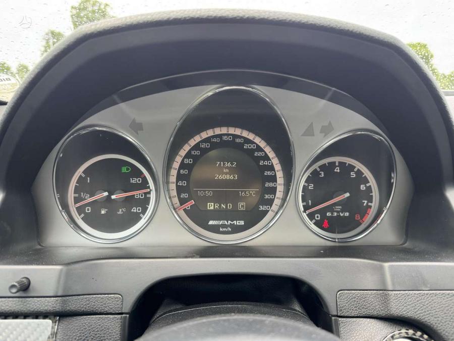 Balts Mercedes-Benz C 63 AMG 2009 Rīga, ar dzinēja tilpumu 6.21 L un nobraukumu 260 tūkst. km par 15450 €, foto 30 vietnē AUTOMOTO.COM.LV