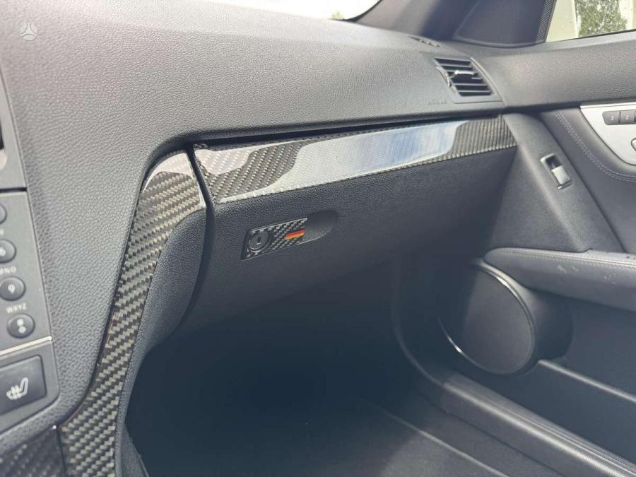 Balts Mercedes-Benz C 63 AMG 2009 Rīga, ar dzinēja tilpumu 6.21 L un nobraukumu 260 tūkst. km par 15450 €, foto 34 vietnē AUTOMOTO.COM.LV