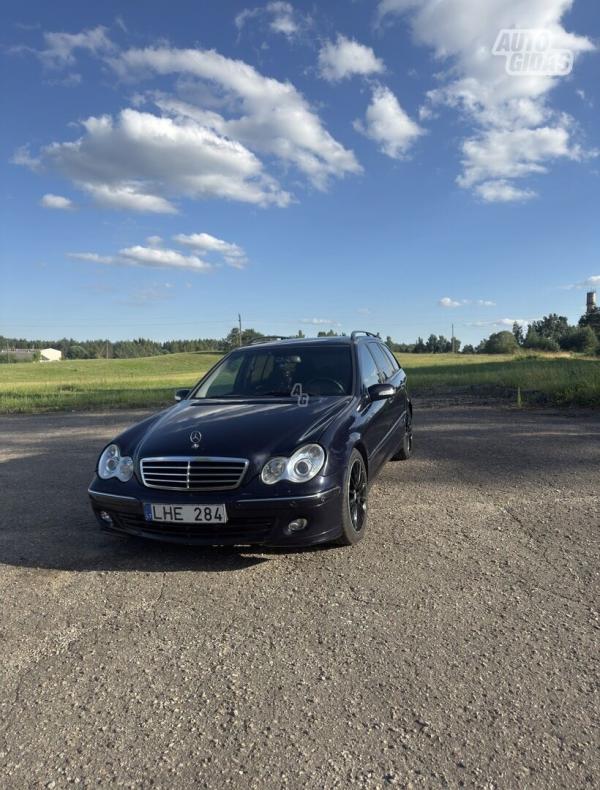 Zils Mercedes-Benz C-class All-Terrain 2004 Molėtai, ar dzinēja tilpumu 2.20 L un nobraukumu 294 tūkst. km par 2700 €, foto 1 vietnē AUTOMOTO.COM.LV