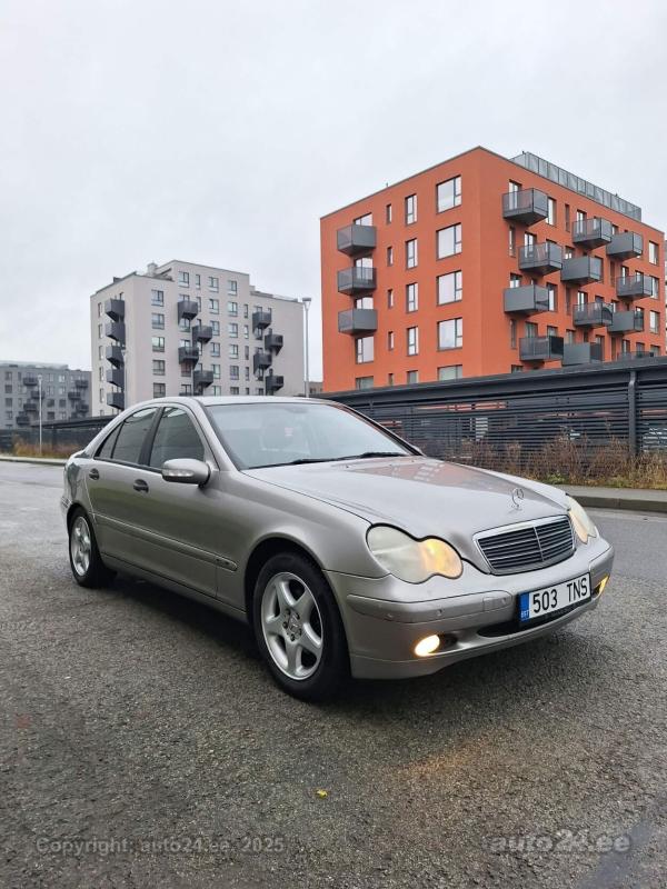 Beige Mercedes-Benz C-Class 2003 in Tallinn, with an engine capacity of 2.10 L and mileage of 310 thousand km for 2999 €, photo 1 on AUTOMOTO.COM.LV