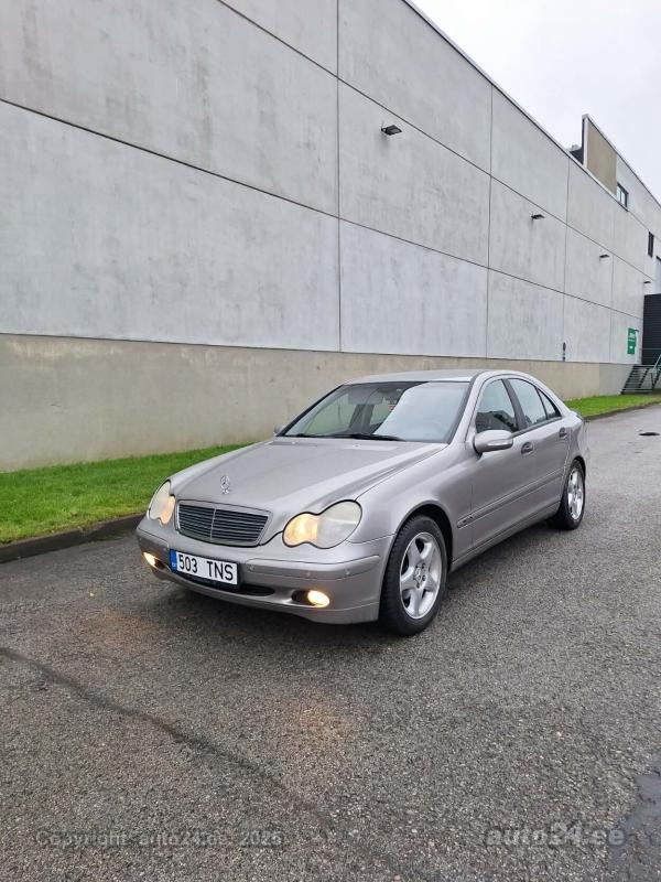 Beige Mercedes-Benz C-Class 2003 in Tallinn, with an engine capacity of 2.10 L and mileage of 310 thousand km for 2999 €, photo 3 on AUTOMOTO.COM.LV