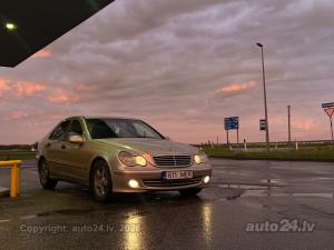 Beige Mercedes-Benz C-Class 2005 in Tallinn, with an engine capacity of 2.10 L and mileage of 493 thousand km for 2200 €, photo 3 on AUTOMOTO.COM.LV