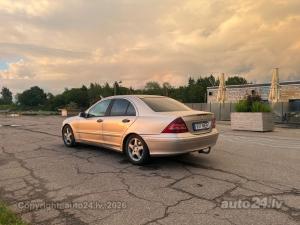Beige Mercedes-Benz C-Class 2005 in Tallinn, with an engine capacity of 2.10 L and mileage of 493 thousand km for 2200 €, photo 7 on AUTOMOTO.COM.LV