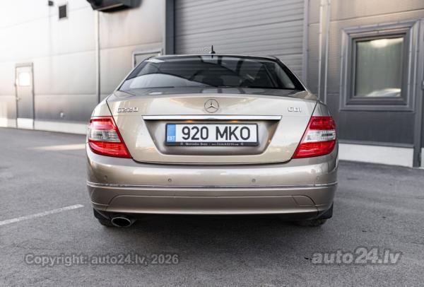 Smilšu krāsa Mercedes-Benz C-Class 2007 Tallina, ar dzinēja tilpumu 2.10 L un nobraukumu 159 tūkst. km par 6999 €, foto 5 vietnē AUTOMOTO.COM.LV
