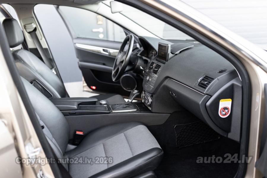 Smilšu krāsa Mercedes-Benz C-Class 2007 Tallina, ar dzinēja tilpumu 2.10 L un nobraukumu 159 tūkst. km par 6999 €, foto 13 vietnē AUTOMOTO.COM.LV
