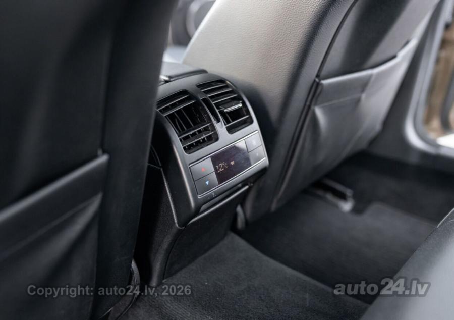 Smilšu krāsa Mercedes-Benz C-Class 2007 Tallina, ar dzinēja tilpumu 2.10 L un nobraukumu 159 tūkst. km par 6999 €, foto 16 vietnē AUTOMOTO.COM.LV