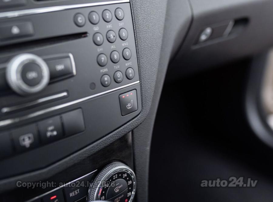 Smilšu krāsa Mercedes-Benz C-Class 2007 Tallina, ar dzinēja tilpumu 2.10 L un nobraukumu 159 tūkst. km par 6999 €, foto 20 vietnē AUTOMOTO.COM.LV
