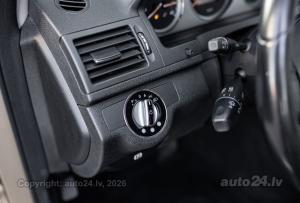 Smilšu krāsa Mercedes-Benz C-Class 2007 Tallina, ar dzinēja tilpumu 2.10 L un nobraukumu 159 tūkst. km par 6999 €, foto 22 vietnē AUTOMOTO.COM.LV
