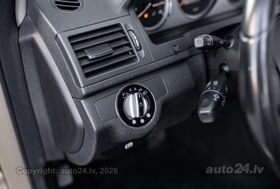 Smilšu krāsa Mercedes-Benz C-Class 2007 Tallina, ar dzinēja tilpumu 2.10 L un nobraukumu 159 tūkst. km par 6999 €, foto 22 vietnē AUTOMOTO.COM.LV