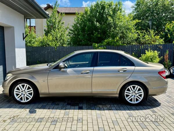 Beige Mercedes-Benz C-Class 2007 in Tallinn, with an engine capacity of 2.10 L and mileage of 275 thousand km for 4990 €, photo 5 on AUTOMOTO.COM.LV