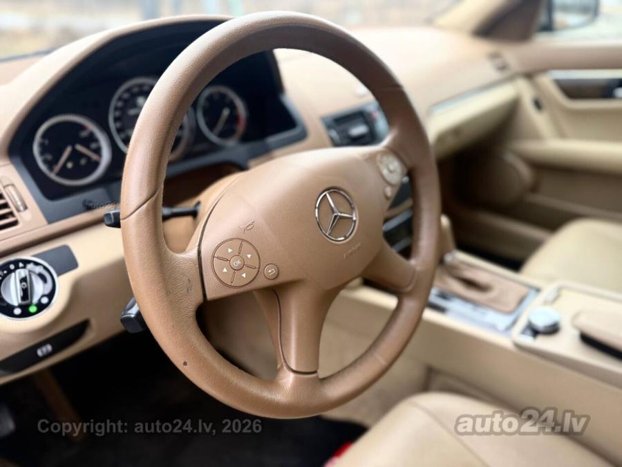 Smilšu krāsa Mercedes-Benz C-Class 2008 Tallina, ar dzinēja tilpumu 2.10 L un nobraukumu 204 tūkst. km par 5999 €, foto 13 vietnē AUTOMOTO.COM.LV
