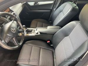 Smilšu krāsa Mercedes-Benz C-Class 2008 Tallina, ar dzinēja tilpumu 2.10 L un nobraukumu 374 tūkst. km par 4999 €, foto 10 vietnē AUTOMOTO.COM.LV