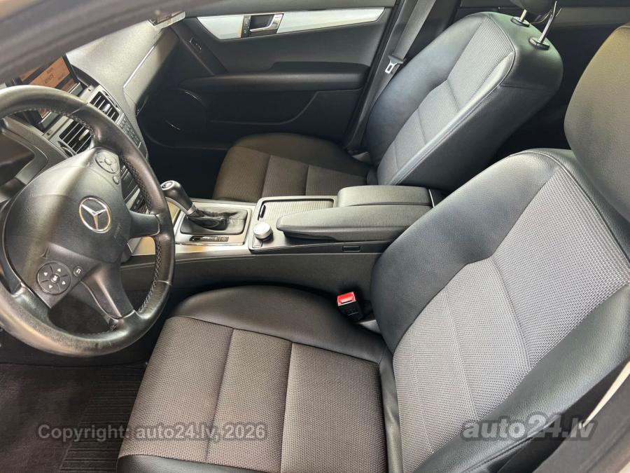 Smilšu krāsa Mercedes-Benz C-Class 2008 Tallina, ar dzinēja tilpumu 2.10 L un nobraukumu 374 tūkst. km par 4999 €, foto 10 vietnē AUTOMOTO.COM.LV