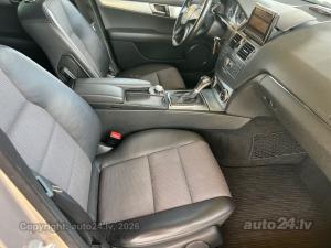 Smilšu krāsa Mercedes-Benz C-Class 2008 Tallina, ar dzinēja tilpumu 2.10 L un nobraukumu 374 tūkst. km par 4999 €, foto 12 vietnē AUTOMOTO.COM.LV