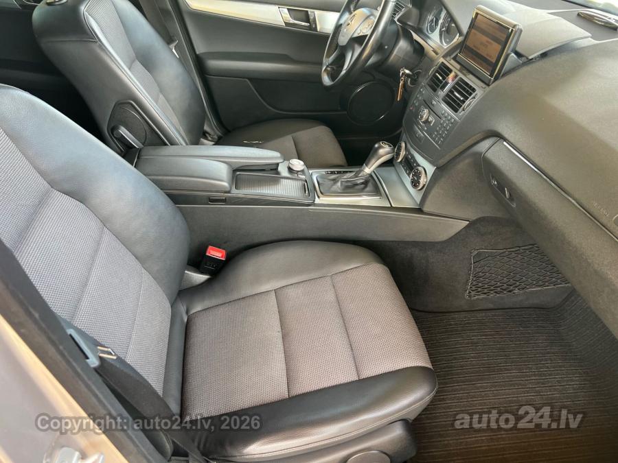 Smilšu krāsa Mercedes-Benz C-Class 2008 Tallina, ar dzinēja tilpumu 2.10 L un nobraukumu 374 tūkst. km par 4999 €, foto 12 vietnē AUTOMOTO.COM.LV