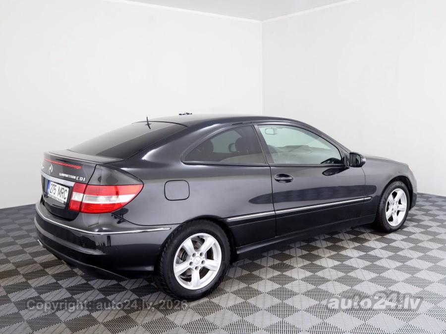 Melns Mercedes-Benz C-Class 2010 Tallina, ar dzinēja tilpumu 2.10 L un nobraukumu 229 tūkst. km par 3199 €, foto 4 vietnē AUTOMOTO.COM.LV