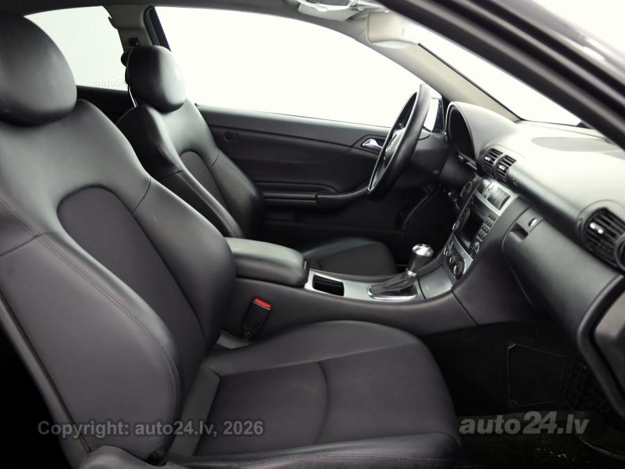 Melns Mercedes-Benz C-Class 2010 Tallina, ar dzinēja tilpumu 2.10 L un nobraukumu 229 tūkst. km par 3199 €, foto 7 vietnē AUTOMOTO.COM.LV