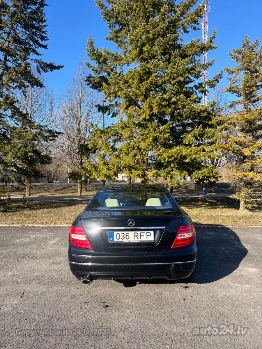 Black Mercedes-Benz C-Class 2013 in Tallinn, with an engine capacity of 2.10 L and mileage of 189 thousand km for 11500 €, photo 3 on AUTOMOTO.COM.LV