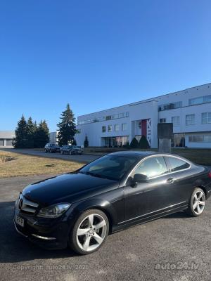 Black Mercedes-Benz C-Class 2013 in Tallinn, with an engine capacity of 2.10 L and mileage of 189 thousand km for 11500 €, photo 4 on AUTOMOTO.COM.LV