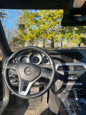 Black Mercedes-Benz C-Class 2013 in Tallinn, with an engine capacity of 2.10 L and mileage of 189 thousand km for 11500 €, photo 9 on AUTOMOTO.COM.LV