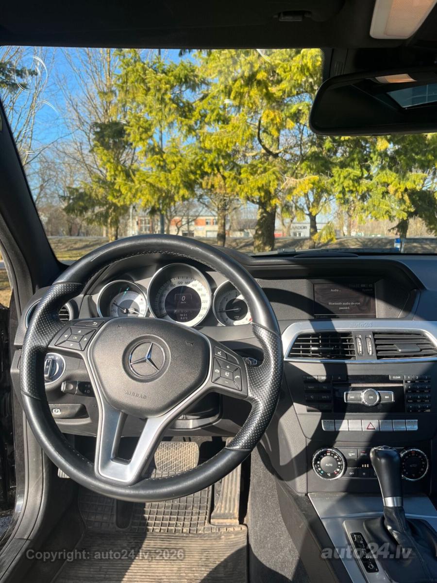 Black Mercedes-Benz C-Class 2013 in Tallinn, with an engine capacity of 2.10 L and mileage of 189 thousand km for 11500 €, photo 9 on AUTOMOTO.COM.LV