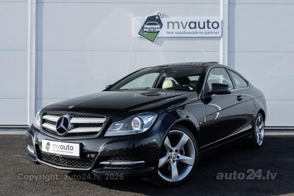 Melns Mercedes-Benz C-Class 2013 Tallina, ar dzinēja tilpumu 2.10 L un nobraukumu 186 tūkst. km par 8990 €, foto 3 vietnē AUTOMOTO.COM.LV