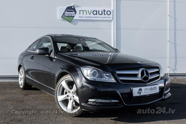 Melns Mercedes-Benz C-Class 2013 Tallina, ar dzinēja tilpumu 2.10 L un nobraukumu 186 tūkst. km par 8990 €, foto 5 vietnē AUTOMOTO.COM.LV