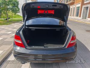 Black Mercedes-Benz C-Class 2013 in Tallinn, with an engine capacity of 2.10 L and mileage of 195 thousand km for 9900 €, photo 9 on AUTOMOTO.COM.LV