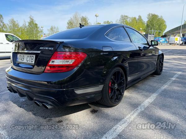Black Mercedes-Benz C-Class 2014 in Tallinn, with an engine capacity of 6.20 L and mileage of 116 thousand km for 36900 €, photo 7 on AUTOMOTO.COM.LV