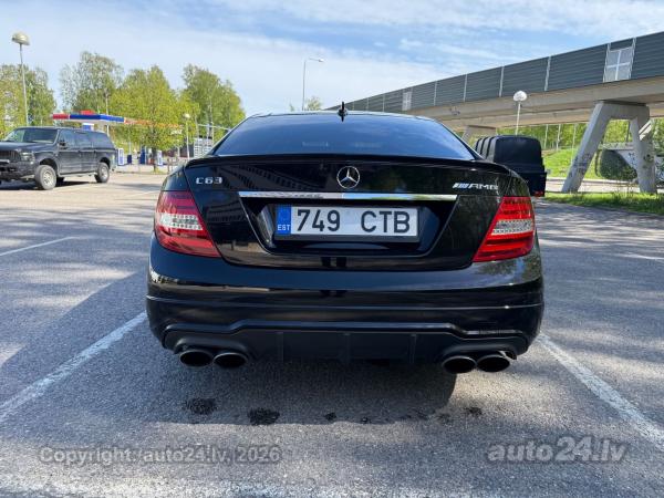 Black Mercedes-Benz C-Class 2014 in Tallinn, with an engine capacity of 6.20 L and mileage of 116 thousand km for 36900 €, photo 8 on AUTOMOTO.COM.LV