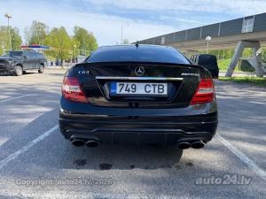 Melns Mercedes-Benz C-Class 2014 Tallina, ar dzinēja tilpumu 6.20 L un nobraukumu 116 tūkst. km par 36900 €, foto 9 vietnē AUTOMOTO.COM.LV