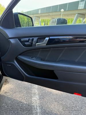 Melns Mercedes-Benz C-Class 2014 Tallina, ar dzinēja tilpumu 6.20 L un nobraukumu 116 tūkst. km par 36900 €, foto 13 vietnē AUTOMOTO.COM.LV