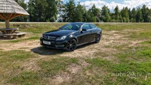 Melns Mercedes-Benz C-Class 2015 Rēzekne, ar dzinēja tilpumu 0.00 L un nobraukumu 152 tūkst. km par 2500 €, foto 8 vietnē AUTOMOTO.COM.LV