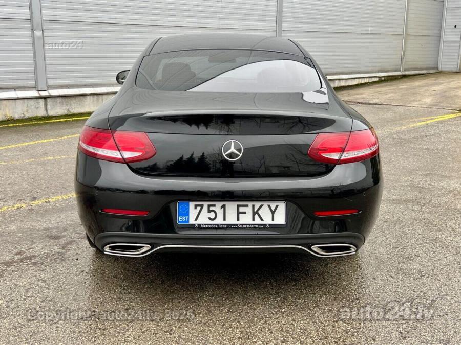 Black Mercedes-Benz C-Class 2016 in Parnu, with an engine capacity of 2.00 L and mileage of 141 thousand km for 17490 €, photo 6 on AUTOMOTO.COM.LV